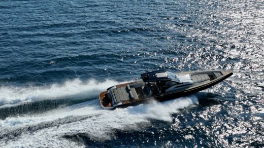 Miete Motorboot Technohull Omega 47 (2022) in Santorin - Nautal