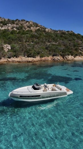 Alquiler Lancha Invictus 280 Gt (2018) en La Maddalena - Nautal