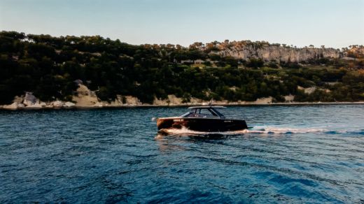 Miete Motorboot Colnago 35 (2024) in Split - Nautal