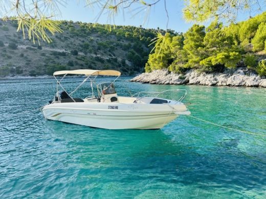 Motorboot Speedy Evo 590 (2018) huren in Milna - Nautal